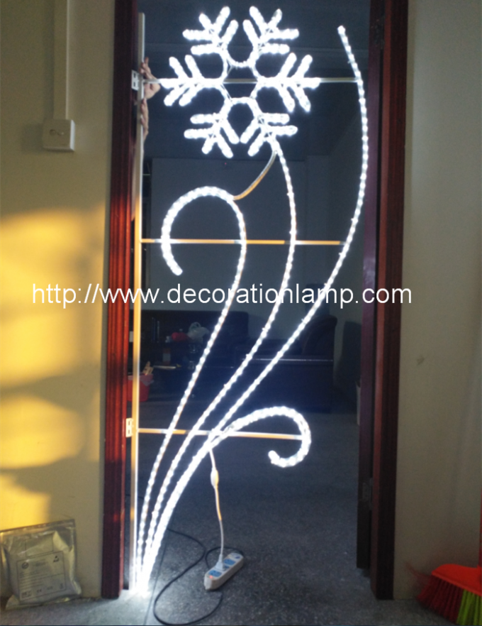 street light pole christmas decorations